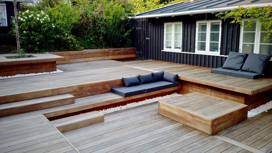 Byg din spanske træterrasse med trappe | Kun Terrasser